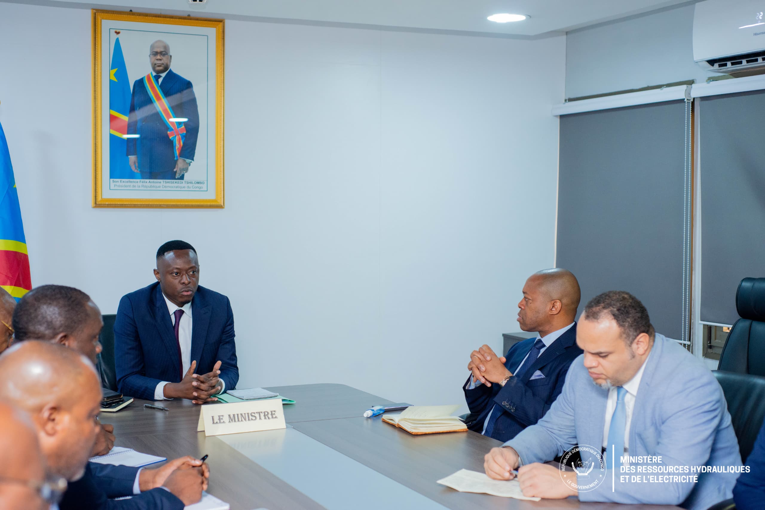 RDC : Teddy Lwamba se penche sur le problème de la desserte en eau et ...