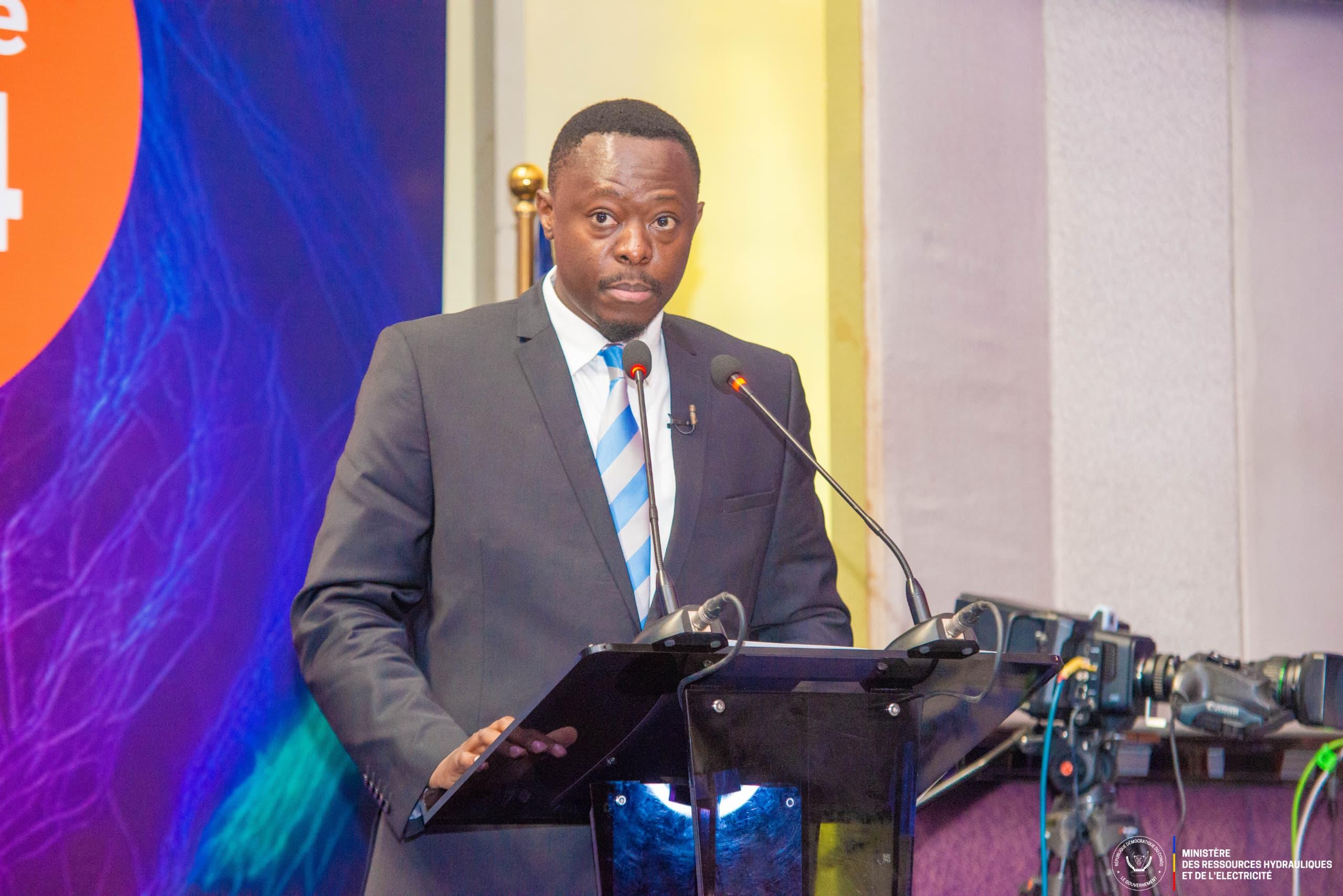 RDC : Teddy Lwamba, son pari de tripler le taux d’accès à l’électricité ...