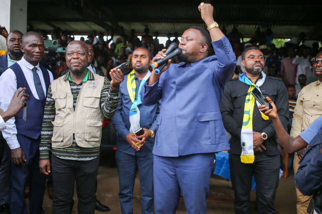 RDC : Samuel MBEMBA sensibilise la population de Kasongo Lunda sur les enjeux de l’heure ...